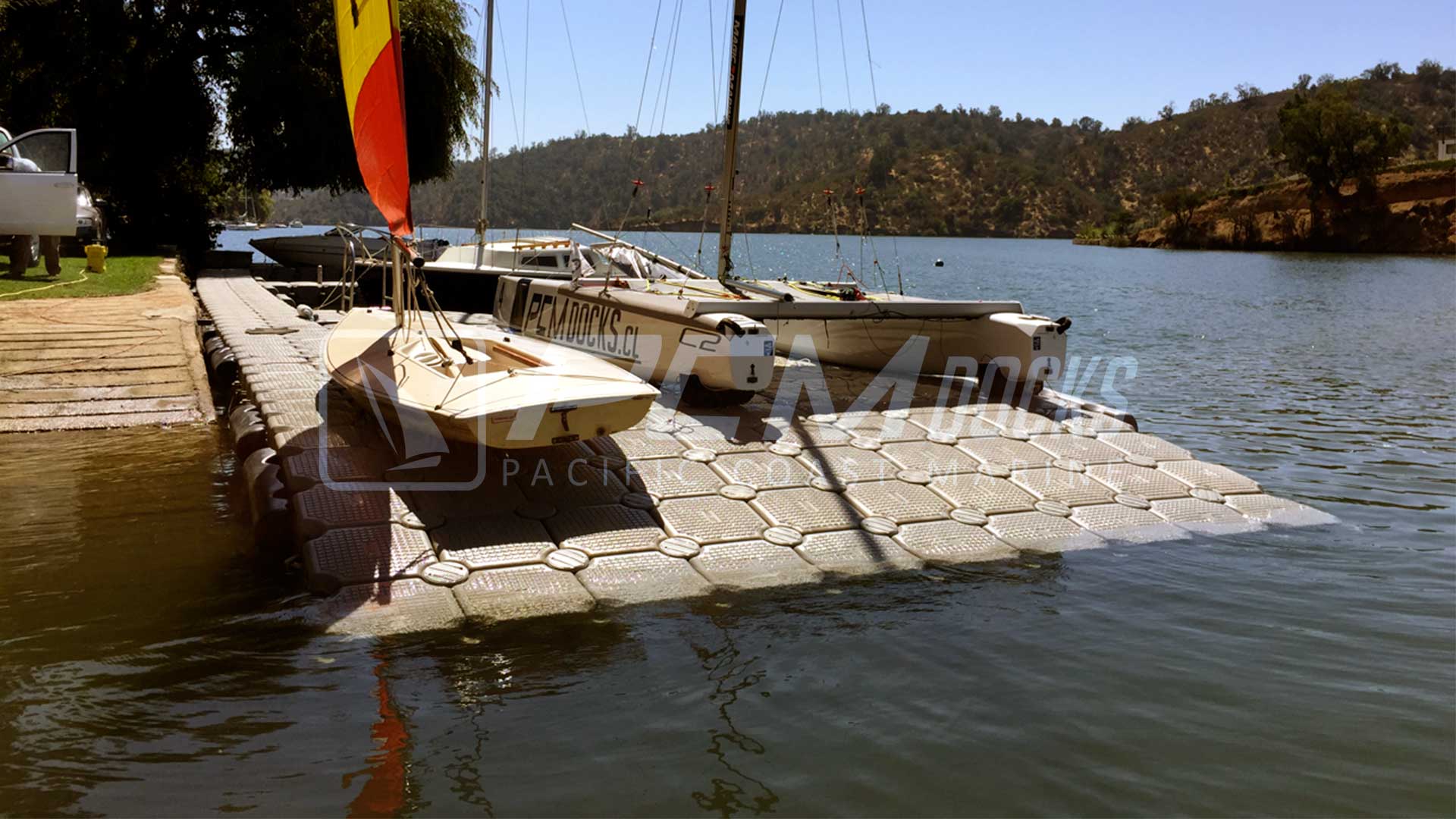 PCM Docks Colombia - Muelle Flotante y Decking 100 % Personalizados.