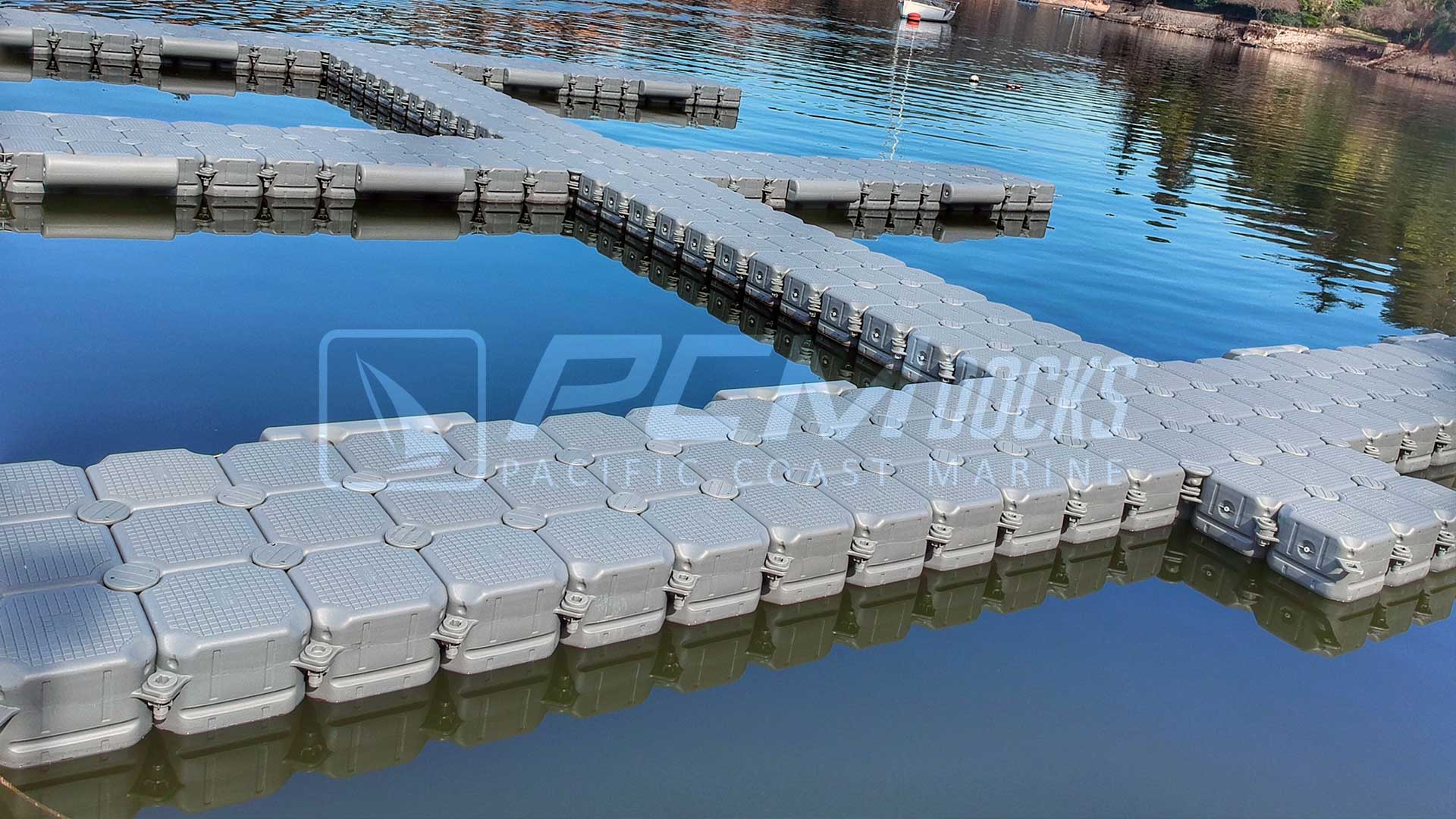 PCM Docks Colombia - Muelle Flotante y Decking 100 % Personalizados.